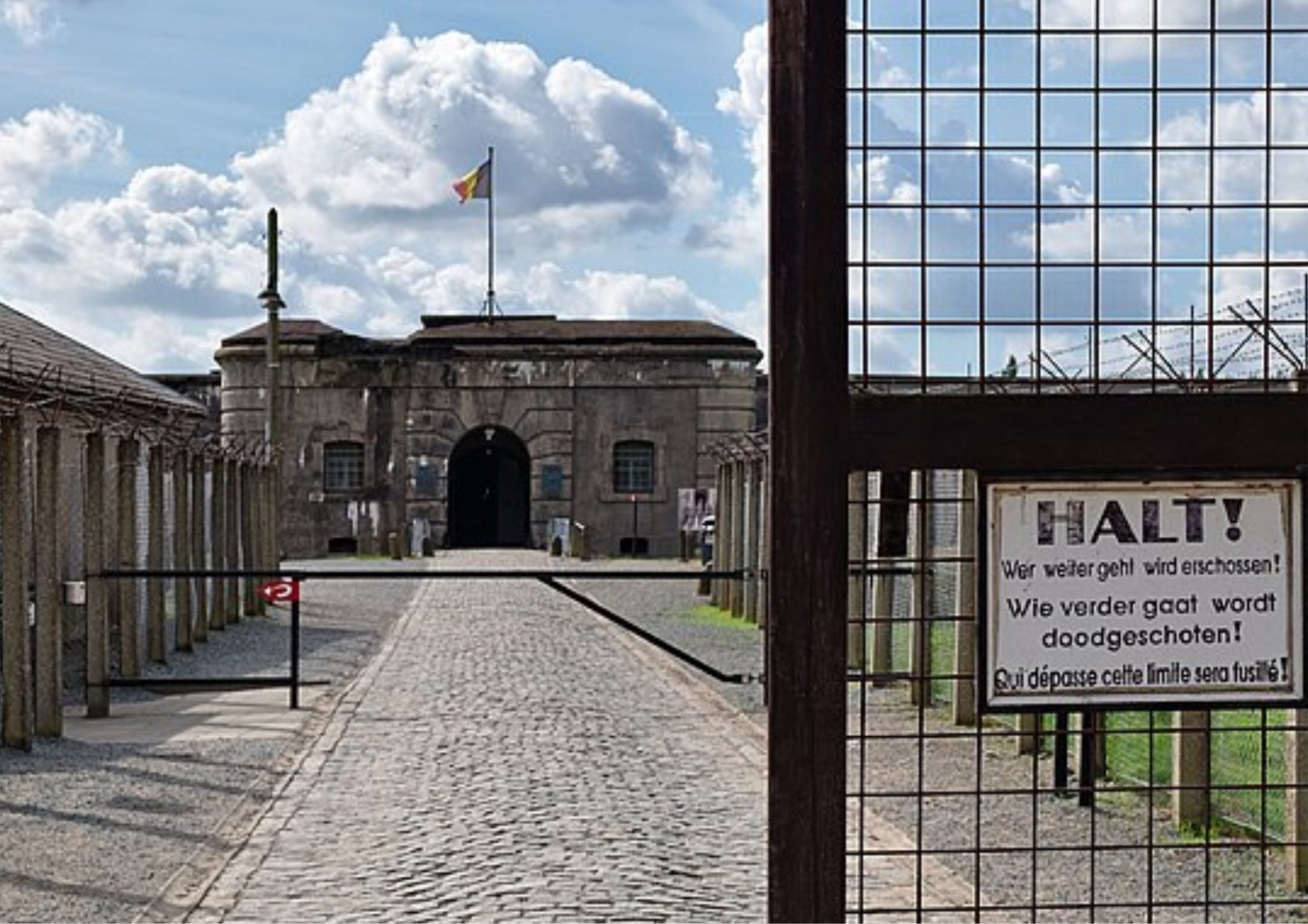 Volzet: Gegidst bezoek aan het fort van Breendonk - Masereelfonds